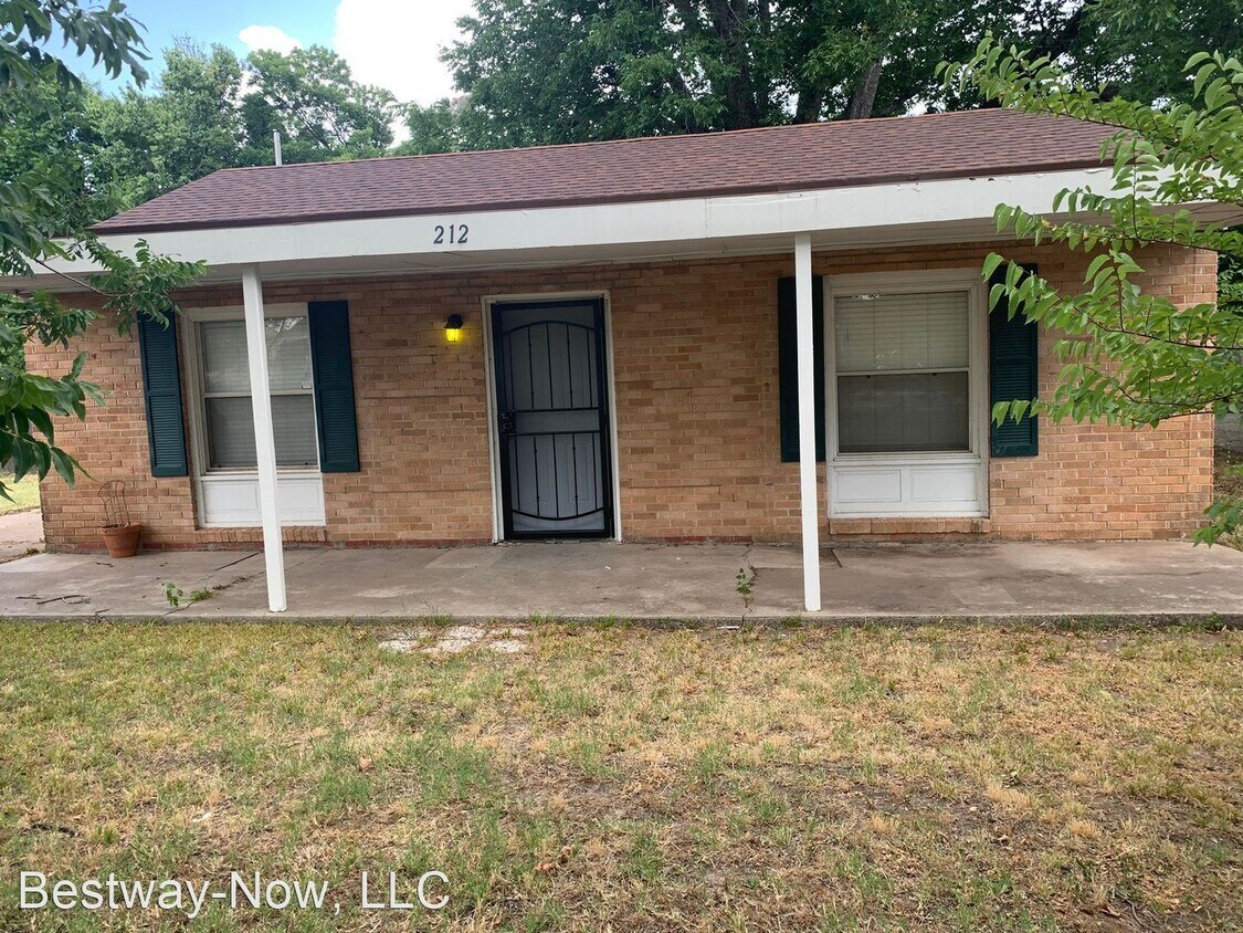 212 N Base Ave, Norman, OK 73069 - House Rental in Norman, OK | Apartments.com