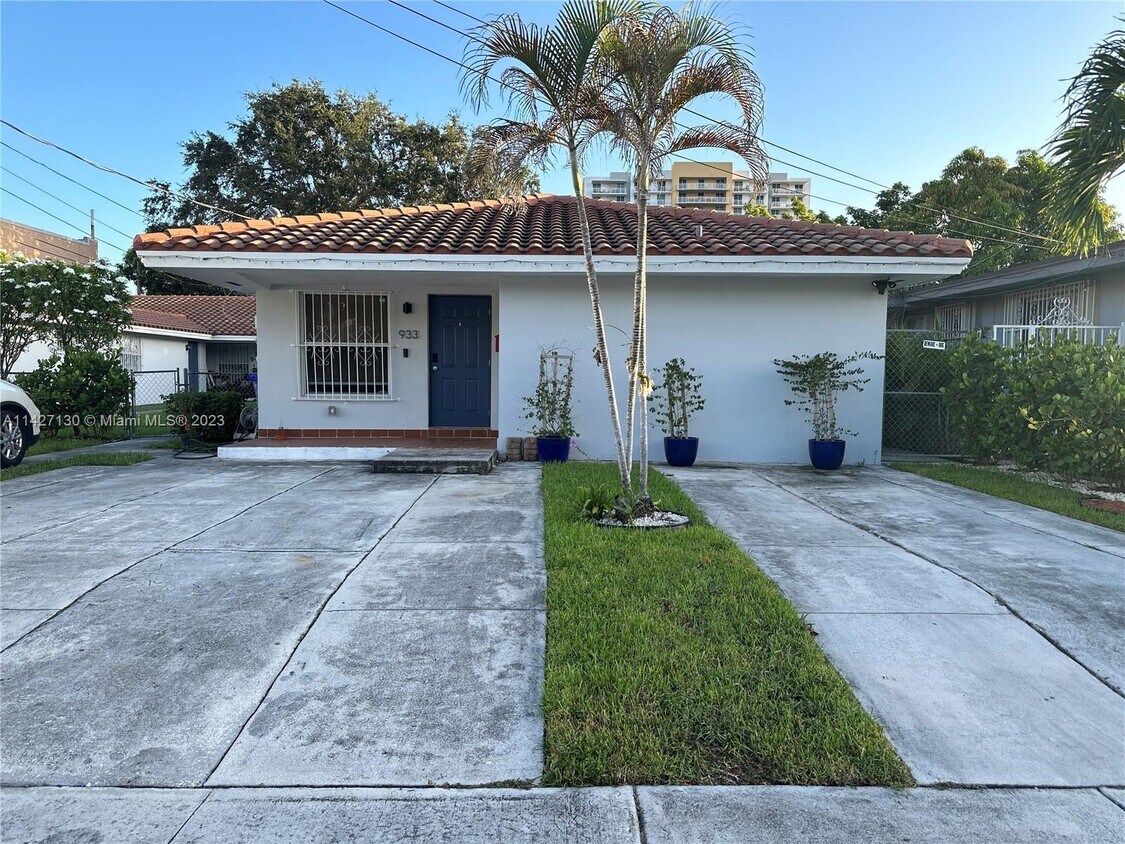 933 SW 10th St, Miami, FL 33130 - House Rental in Miami, FL | Apartments.com