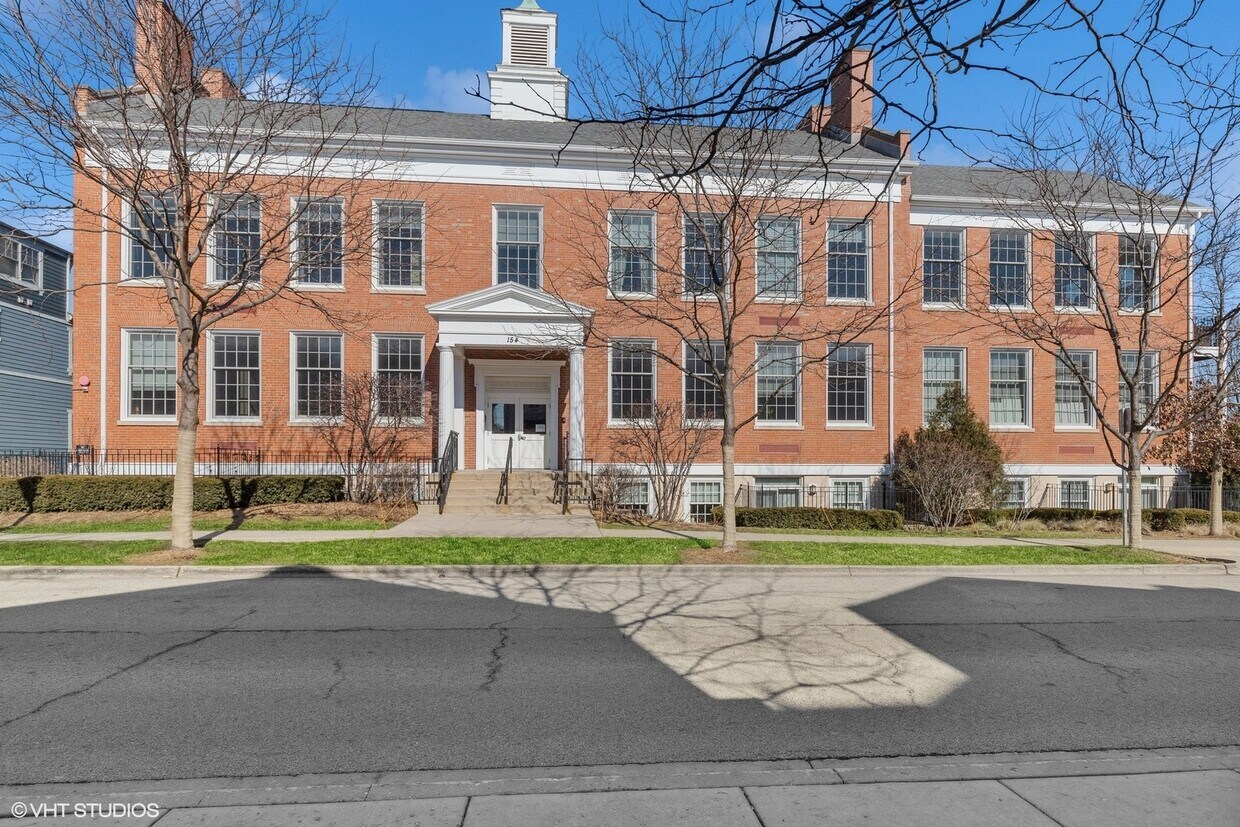 154 School St Unit 205, Libertyville, IL 60048 - Condo for Rent in ...
