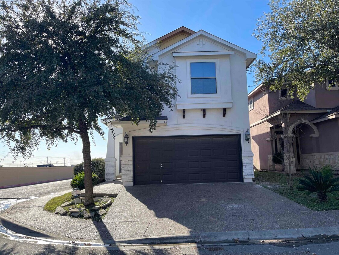 9813 Sandhill Dr Unit 69, Laredo, TX 78045 - Condo for Rent in Laredo ...