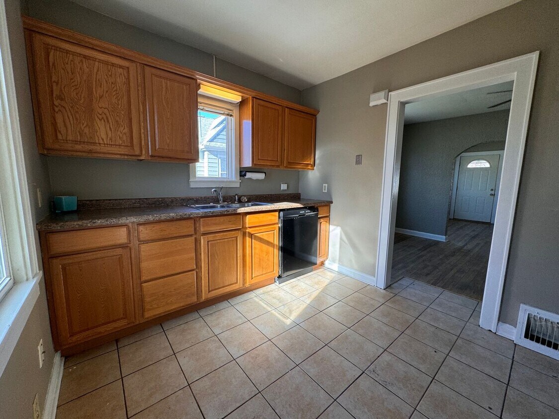 1040 W Lawrence Ave, Springfield, IL 62704 - House Rental in ...