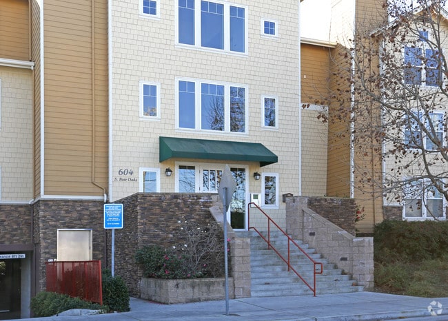 Encinal Place - Apartments in Sunnyvale, CA | Apartments.com