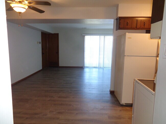 11953 S Lawndale Ave Unit 5A1, Alsip, IL 60803 - Condo for Rent in ...