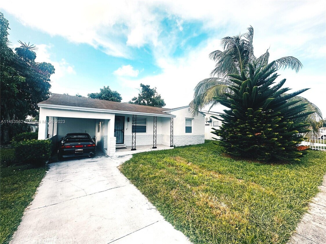 2371 NW 85th St, Miami, FL 33147 - House Rental in Miami, FL ...