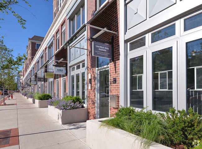 AMLI Deerfield Rentals - Deerfield, IL | Apartments.com