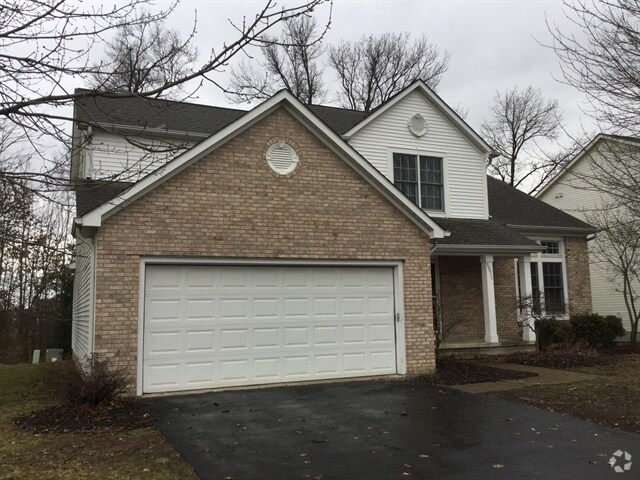 Preston Commons Homes Apartments for Rent with Parking - Westerville ...