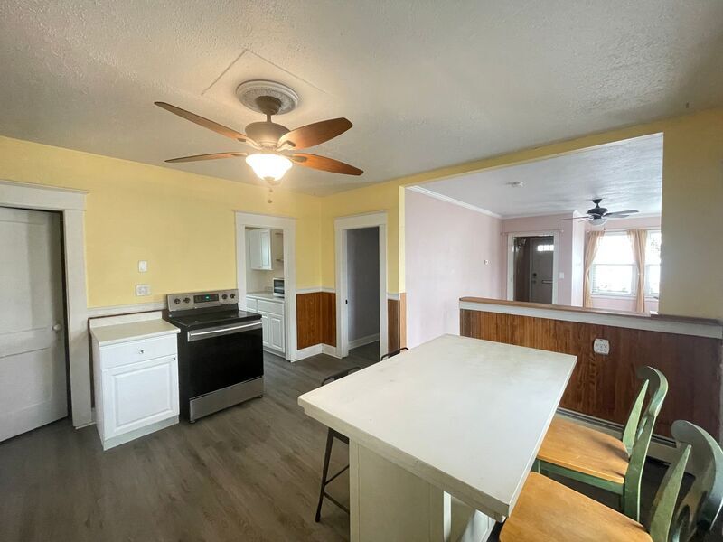 7 Pinard St, Manchester, NH 03102 - House Rental in Manchester, NH ...