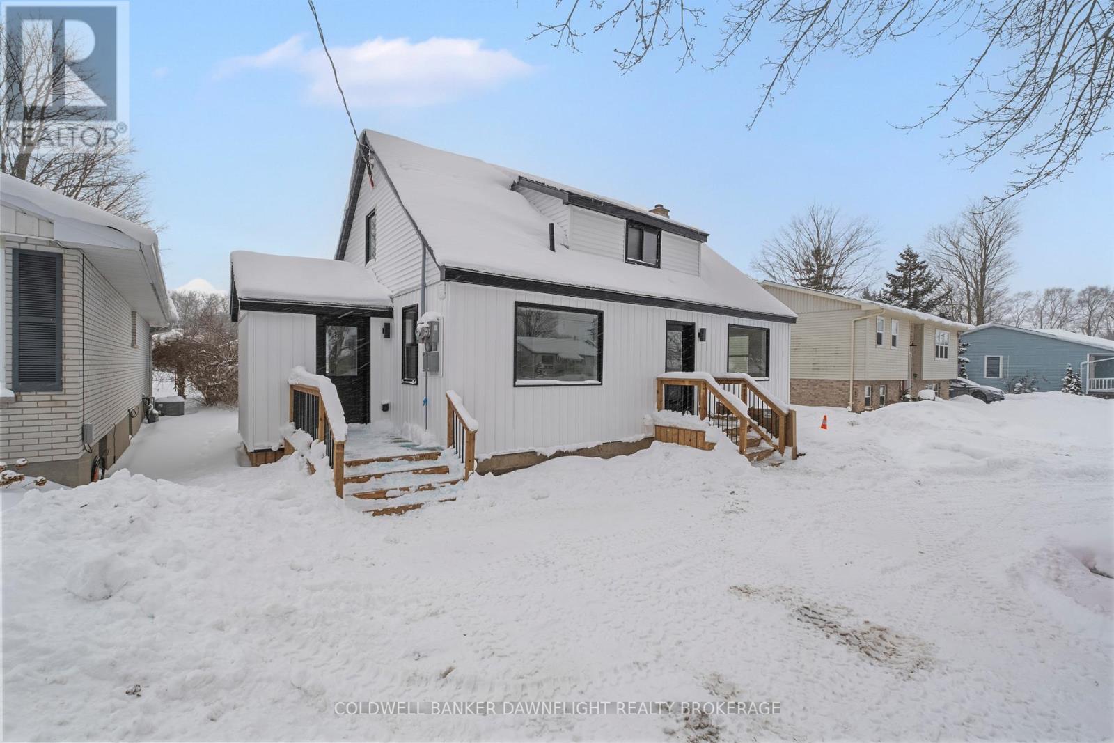 145 Victoria St W, Exeter, ON N0M 1S2 - Appartement à Louer à Exeter ...