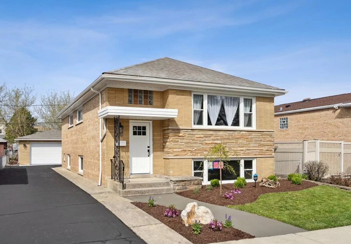 4004 Gage Ave Unit B, Lyons, IL 60534 - 4004 Gage Ave Lyons, IL 60534 ...