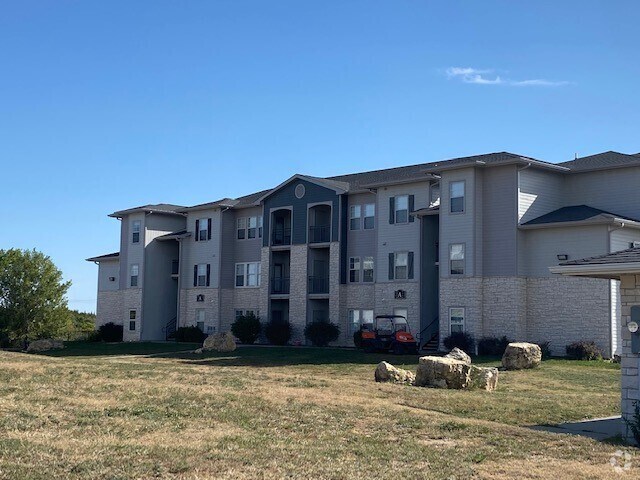 Apartments for Rent Near Fort Riley AB ( Estes Gate ) in Fort Riley, KS ...