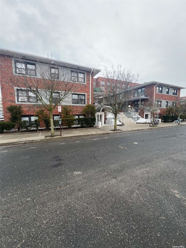 470 E Broadway Unit C7, Long Beach, NY 11561 - Room for Rent in Long ...