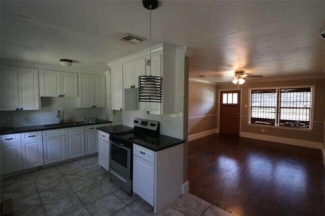 5543 Ricky St, Houston, TX 77033 - House Rental in Houston, TX ...