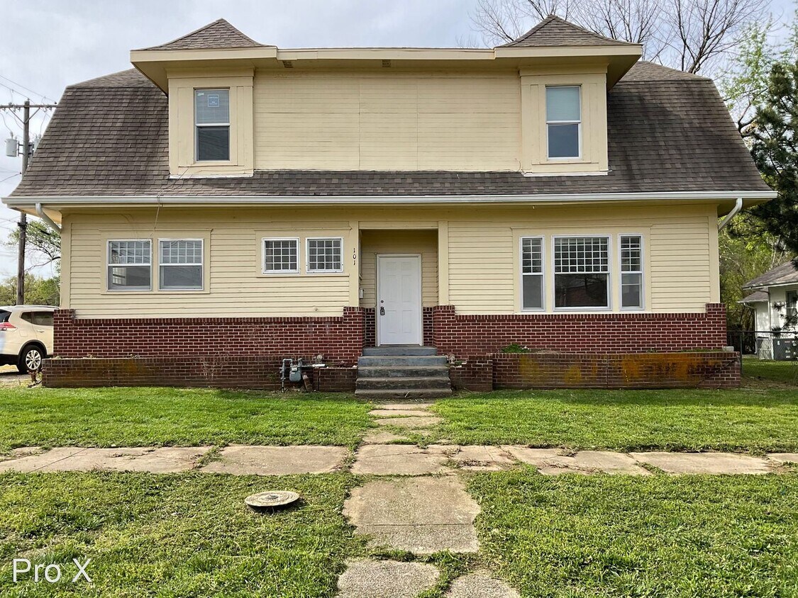 101 W Carlton St, Pittsburg, KS 66762 - House Rental in Pittsburg, KS ...