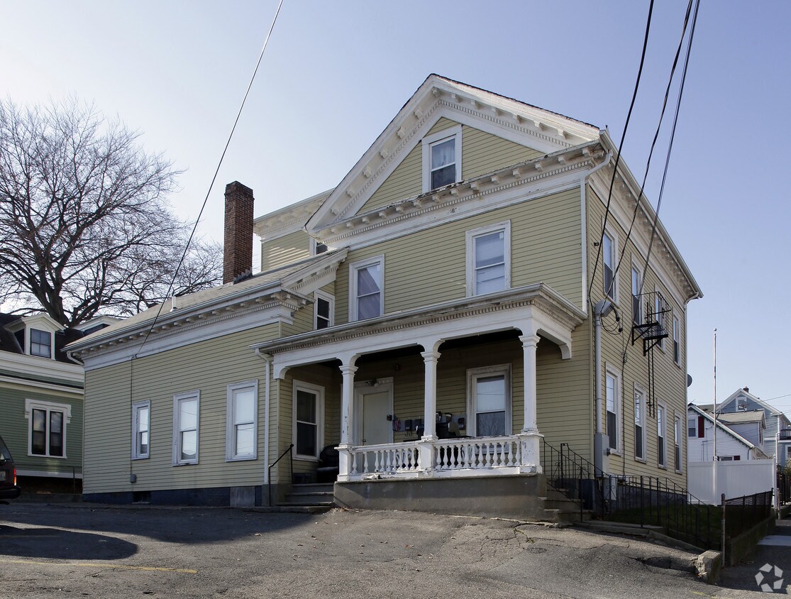 144 Central St, Central Falls, RI 02863 - 144 Central St Central Falls ...