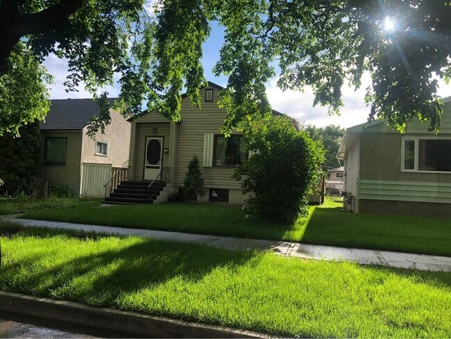 12024 63 St NW Unit Apartment1, Edmonton, AB T5W 4G4 Apartments - 12024 ...