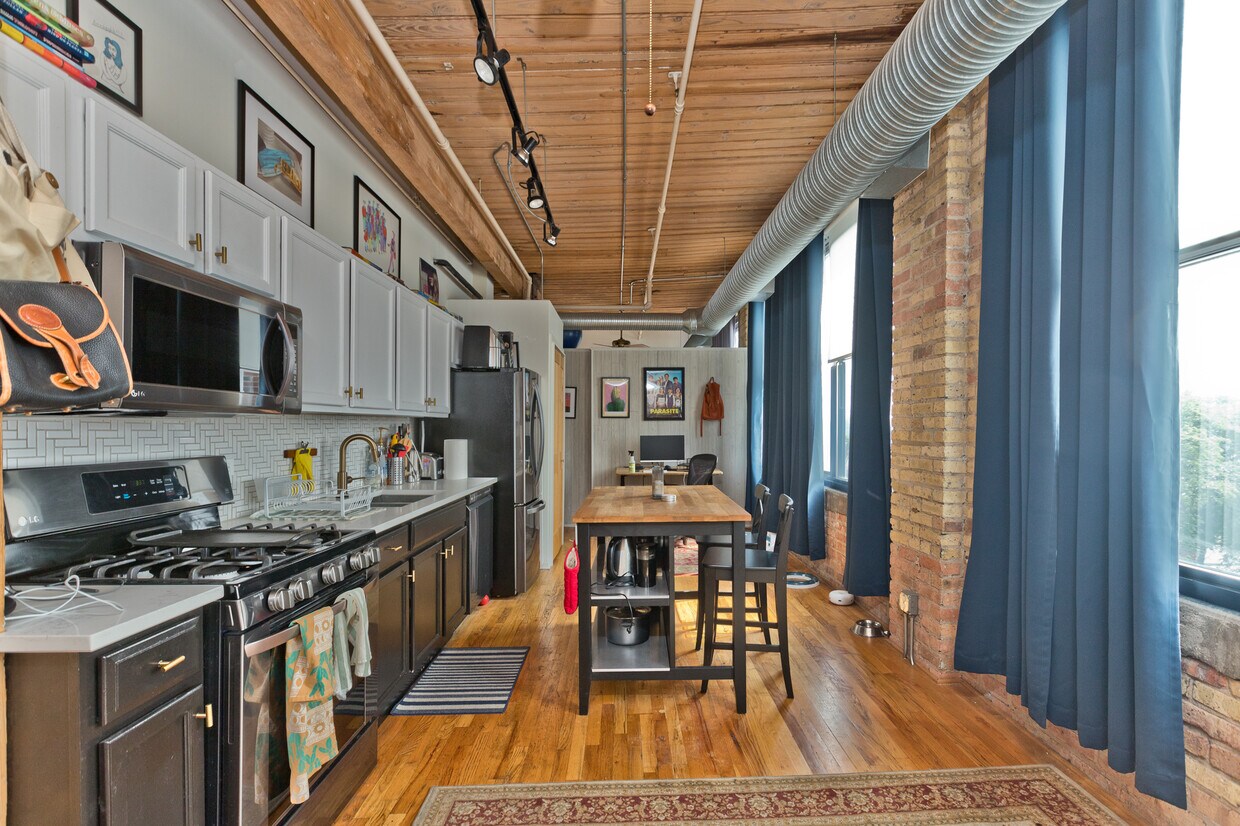 2911 N Western Ave Unit 0401RA, Chicago, IL 60618 - Condo for Rent in ...