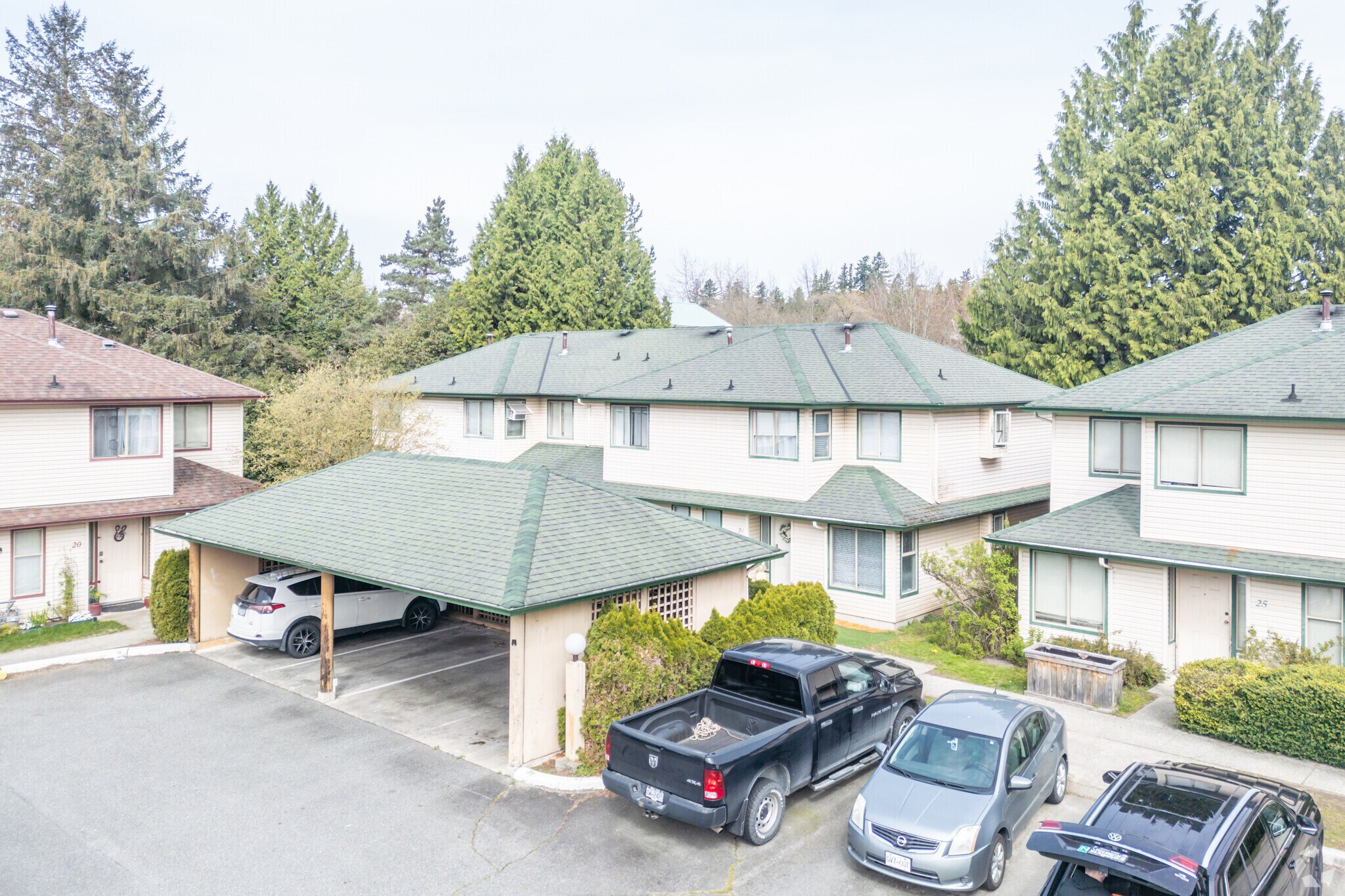 Chelsea Court Townhomes Apartments - 12039 193rd St Pitt Meadows, BC ...