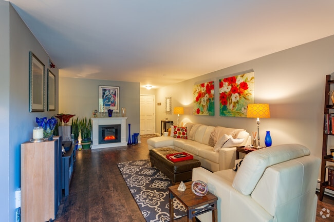 Porticos of Fox Point Apartments - 500 W Bradley Rd Fox Point, WI ...