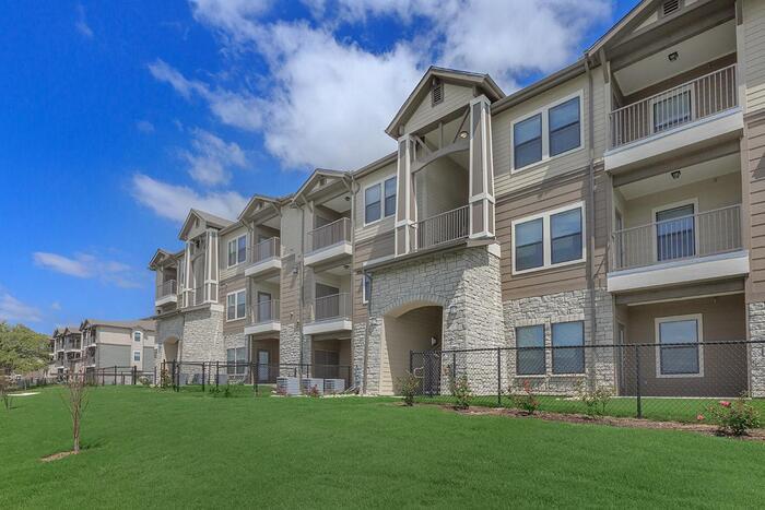 6831 Alamo Pkwy Unit c1, San Antonio, TX 78253 - Condo for Rent in San ...