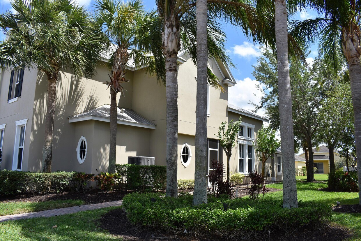 10561 SW Academic Way, Port Saint Lucie, FL 34987 - Townhome Rentals in ...
