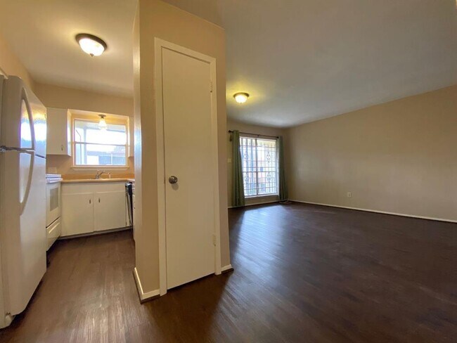 7714 Renwick Dr Unit K107, Houston, TX 77081 - Condo for Rent in ...