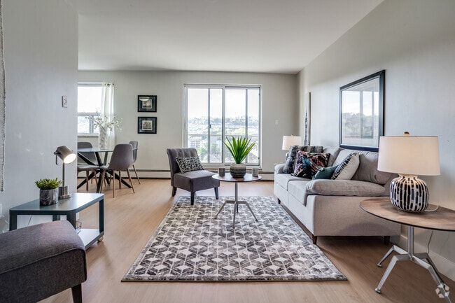 Hamilton Downtown C Hamilton Apartments for Rent - Hamilton, ON - 4 ...