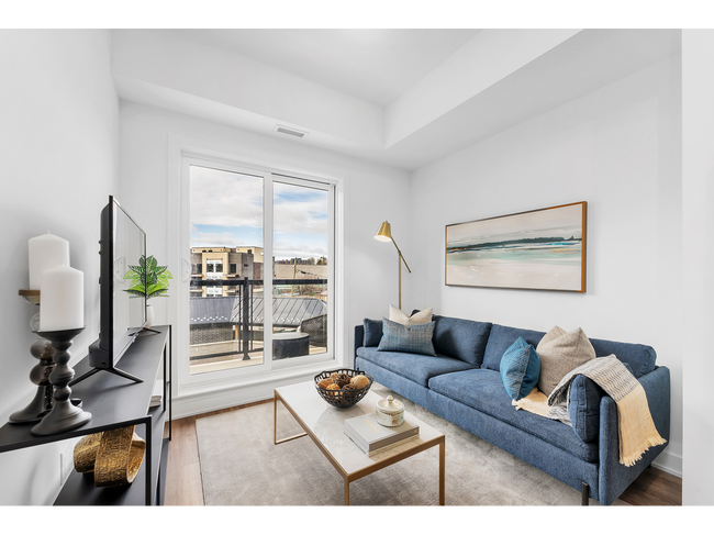 The Towns on Danforth Apartments - 35 Danforth Rd Toronto, ON ...