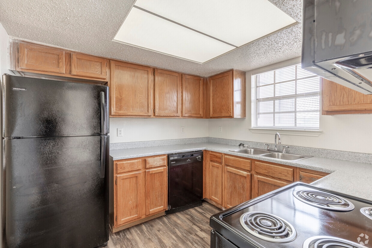 Broken Oak Townhomes - 1935 Broken Oak St San Antonio, TX 78232 ...