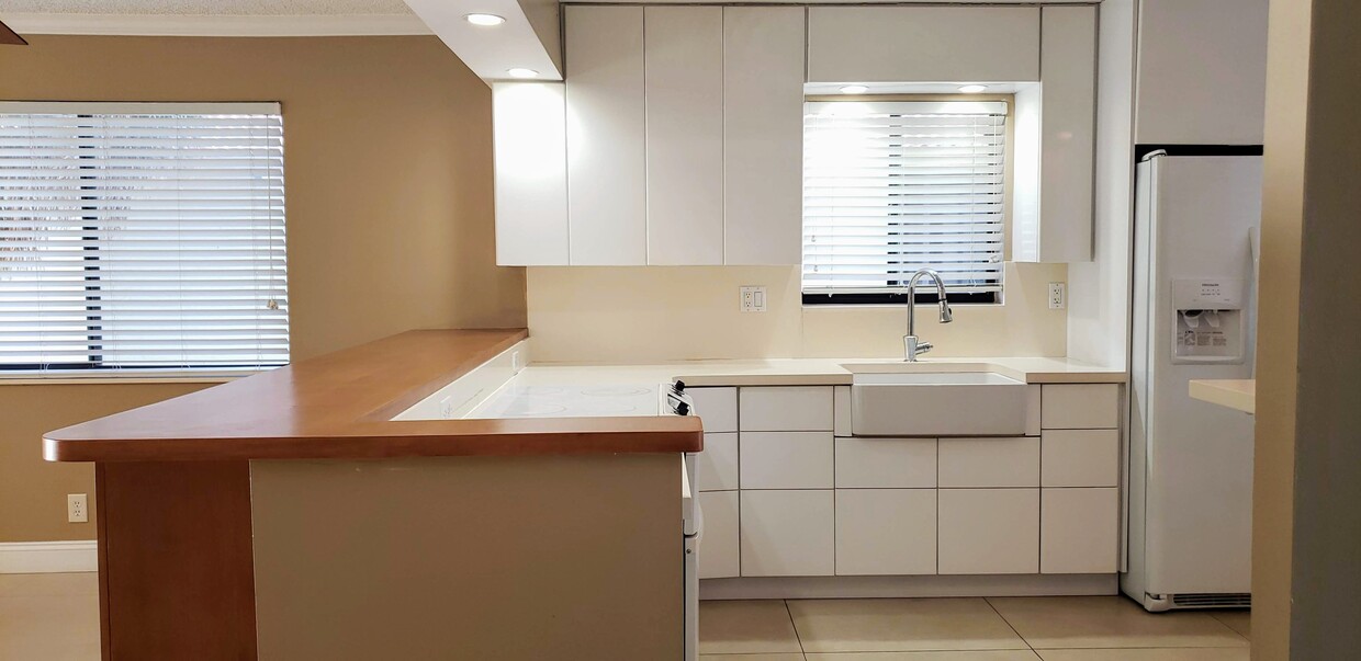 331 Lakeview Dr Unit 206, Weston, FL 33326 - Condo for Rent in Weston, FL | Apartments.com