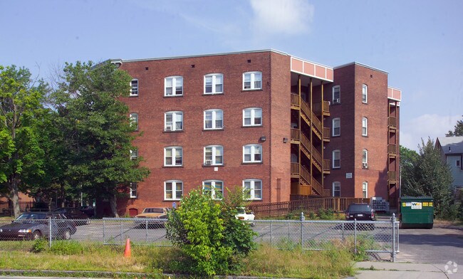 11-15 Armory St Springfield, MA 01105 - Alquileres en Springfield, MA ...