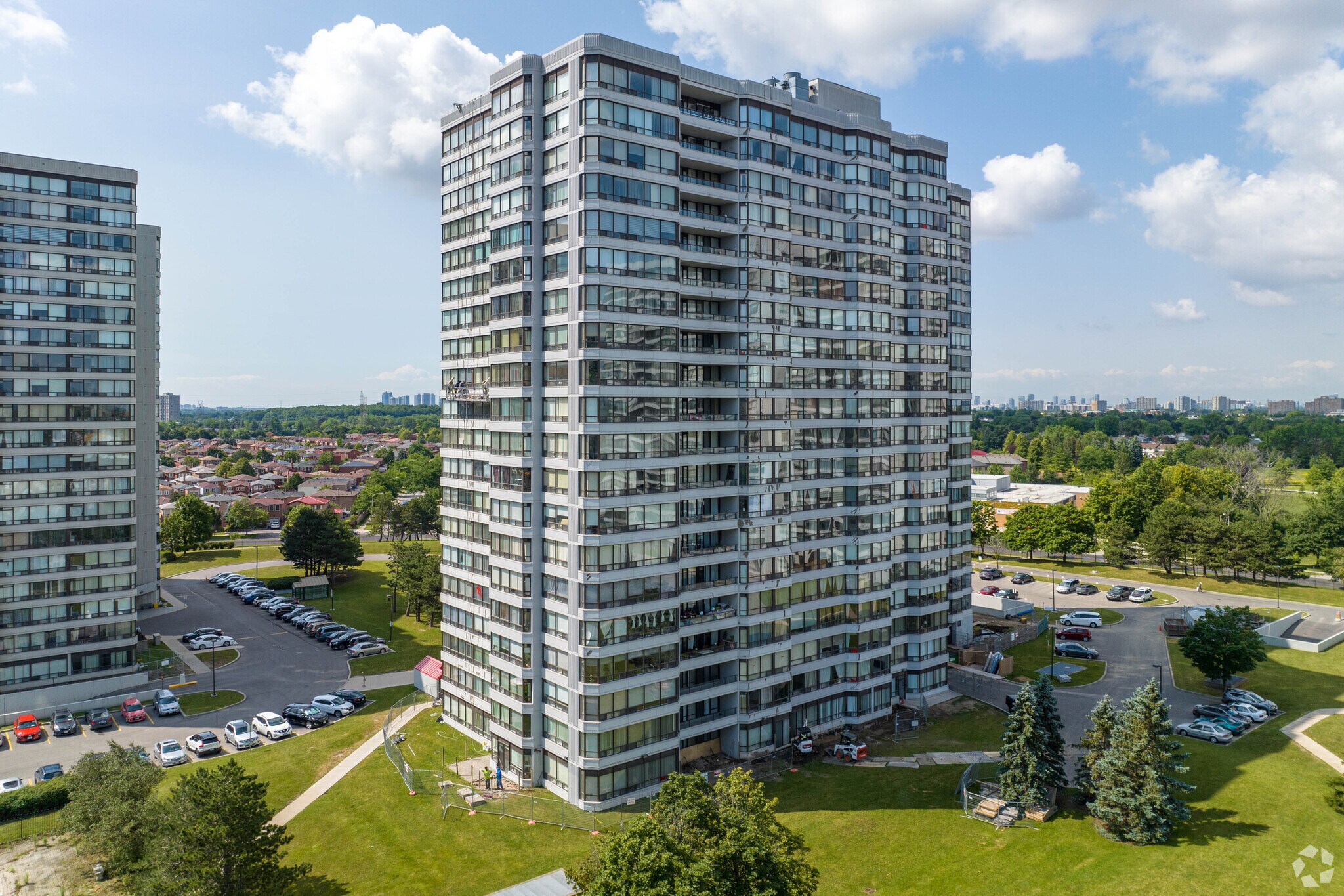 The Ambassadors II Apartments - 330 Alton Towers Cir Toronto, ON ...