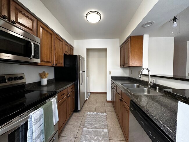 High Point Commons Apartments - Apartments in Madison, WI | Apartments.com