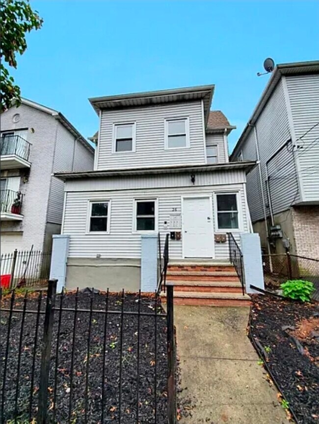 Upper Clinton Hill Apartments for Rent with a Yard - Newark, NJ ...