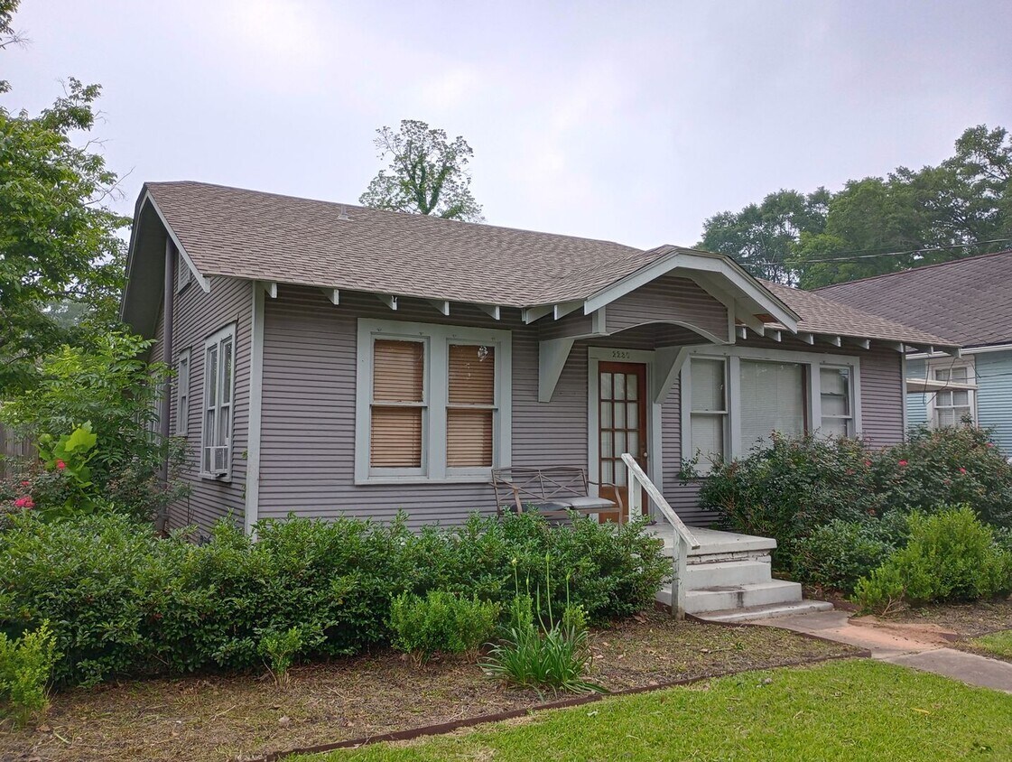 2230 Elliott St, Alexandria, LA 71301 - House Rental in Alexandria, LA ...