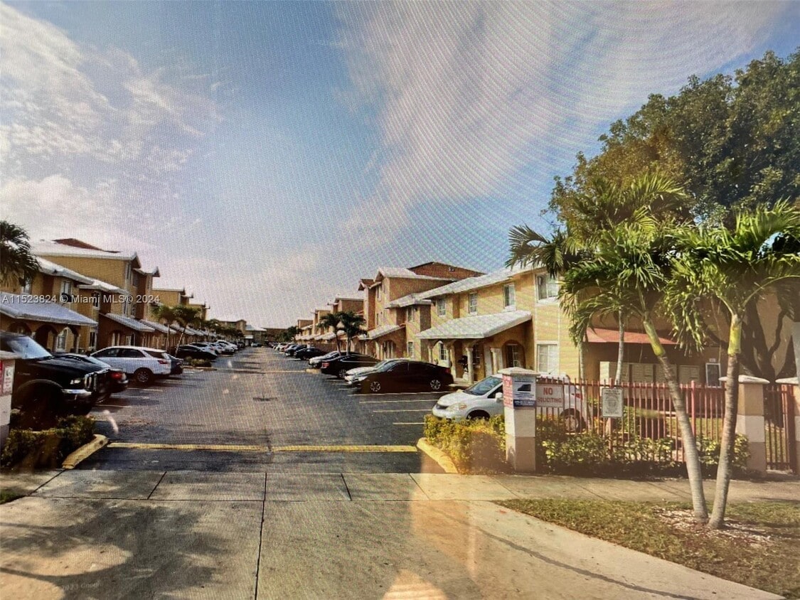 3388 W 80th St, Hialeah, FL 33018 - Townhome Rentals in Hialeah FL ...