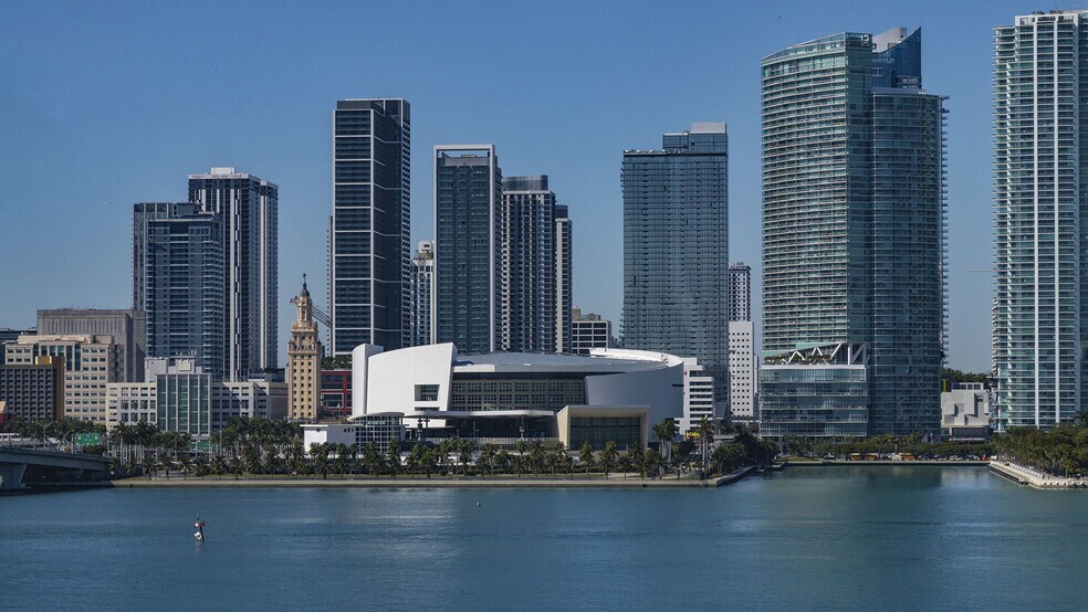 Southgate Towers - 900 West Ave Miami Beach, FL 33139 | Apartments.com