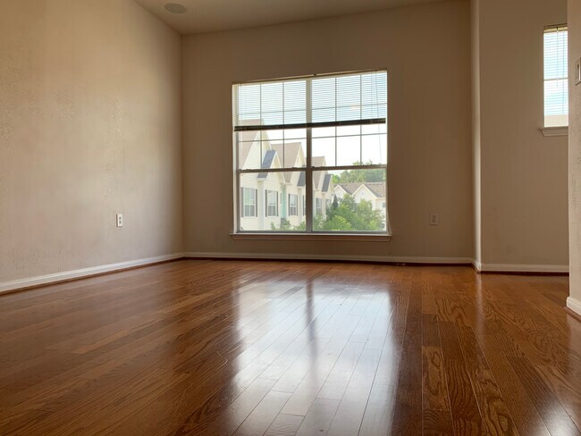 9200 Westheimer Rd, Houston, TX 77063 - Townhome Rentals in Houston TX ...