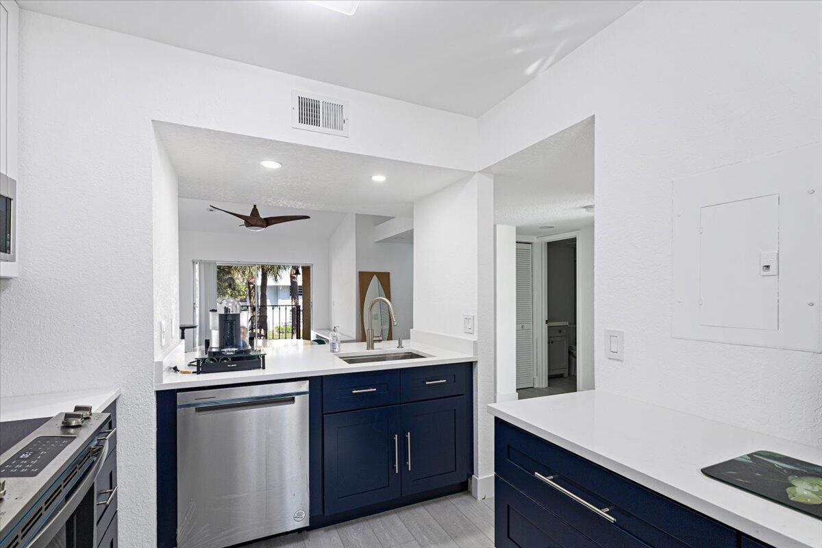 1105 Lake Shore Dr Unit 202, Lake Park, FL 33403 - Condo for Rent in ...