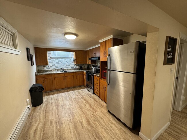 419 7th St S Unit 4, Great Falls, MT 59405 - Room for Rent in Great ...