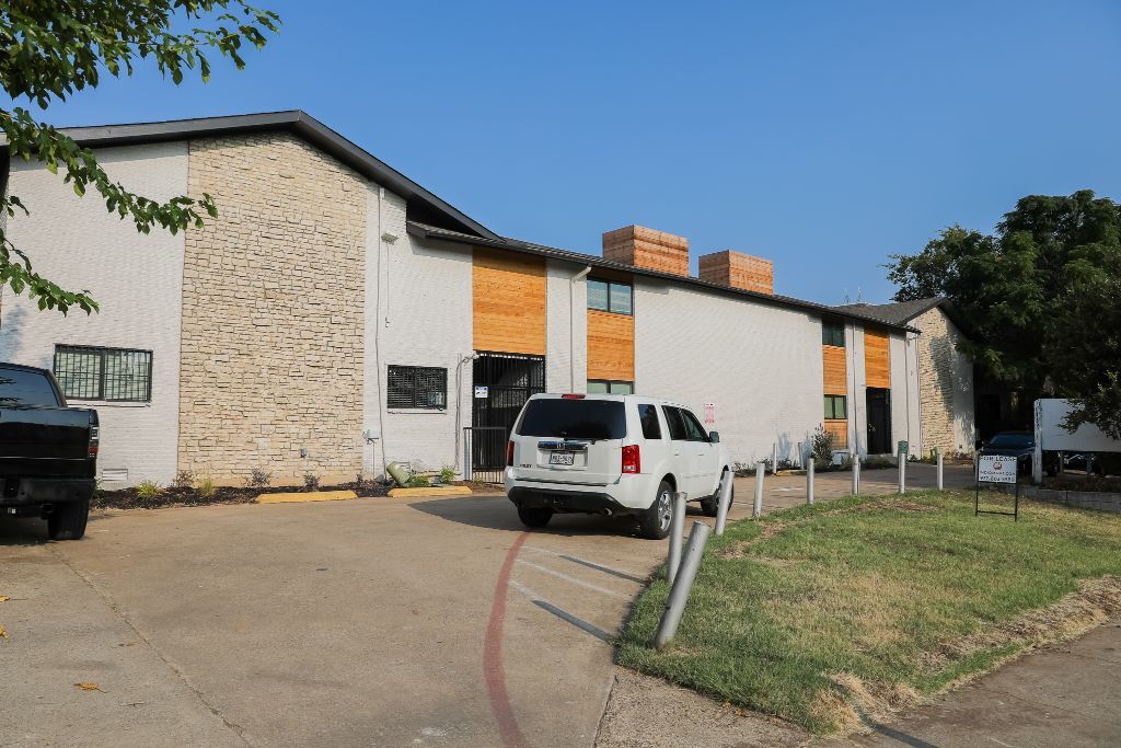 Pergola at Bishop Ridge - 711 N Ewing Ave Dallas, TX 75203 | Apartments.com