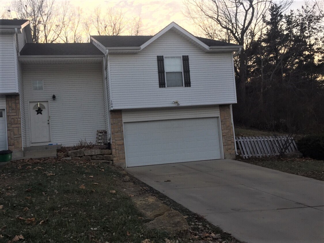 104 Orourke Drive, Platte City, MO 64079 - Townhome Rentals in Platte ...
