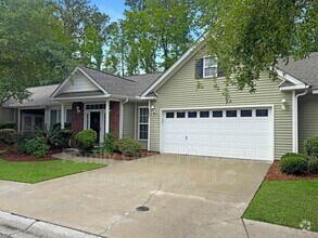 Coosaw Commons Apartments for Rent with a Swimming Pool - North ...