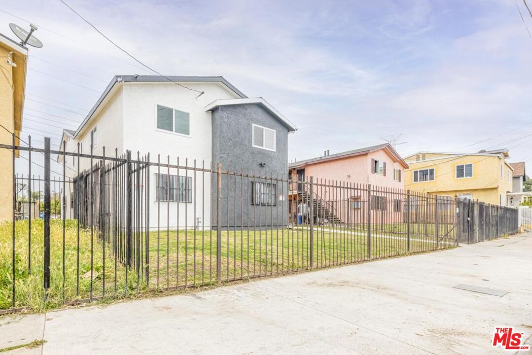 1535 E 92nd St, Los Angeles, CA 90002 - Condo for Rent in Los Angeles ...