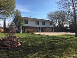 Apartments for Rent with a Swimming Pool in Hesston KS