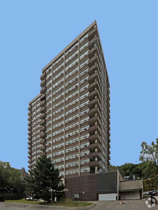 Hamilton Downtown A Apartments for Rent with a Garage - Hamilton, ON ...