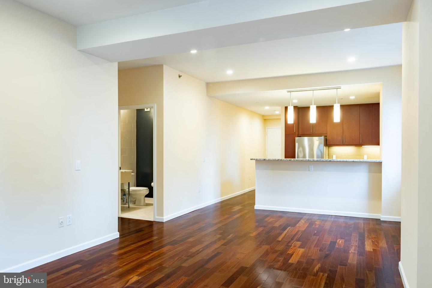 1425 Locust St Unit 9C, Philadelphia, PA 19102 - Room for Rent in ...