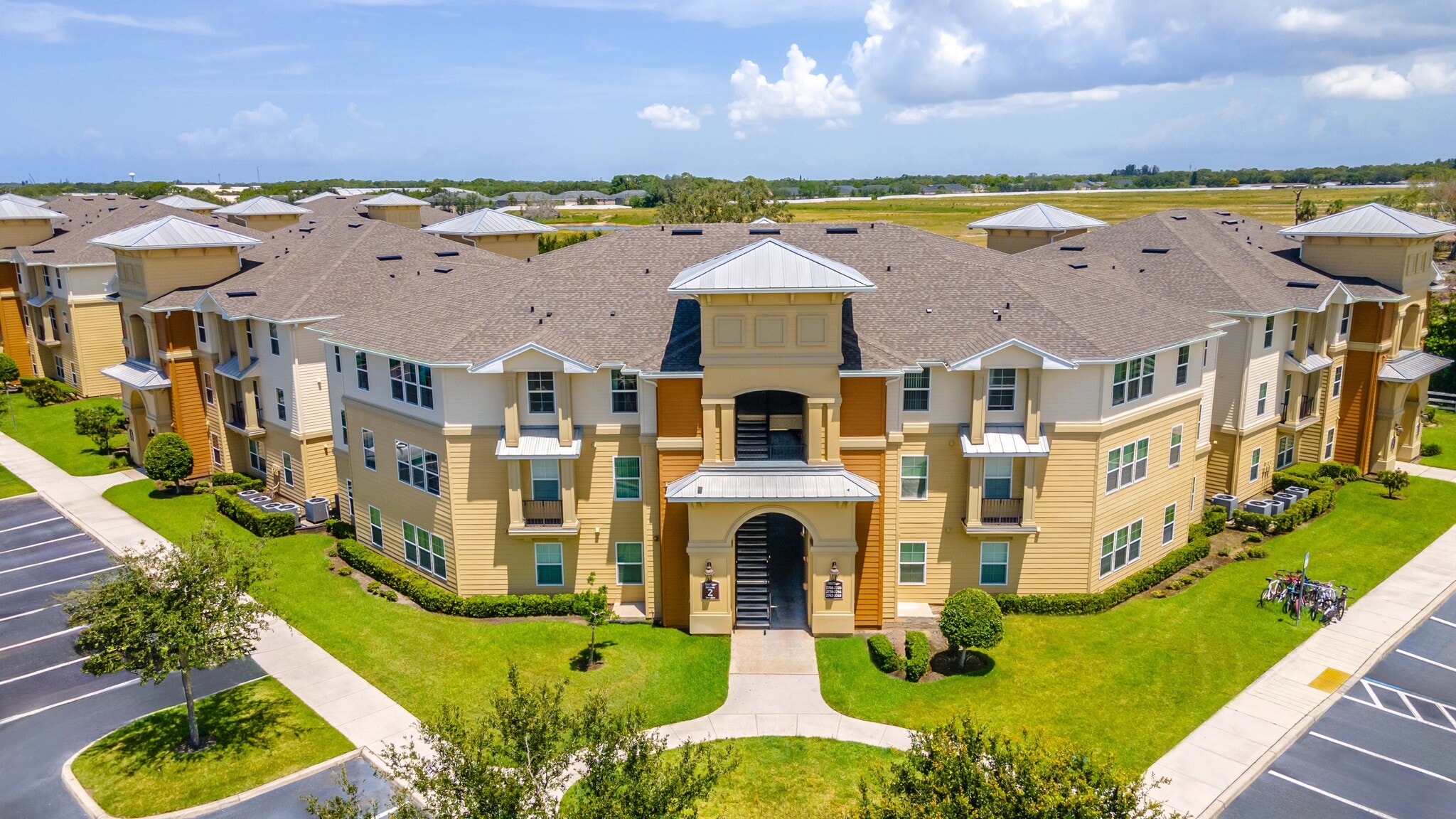 Rolling Green - 2596 Twin Dr Sarasota, FL 34234 | Apartments.com