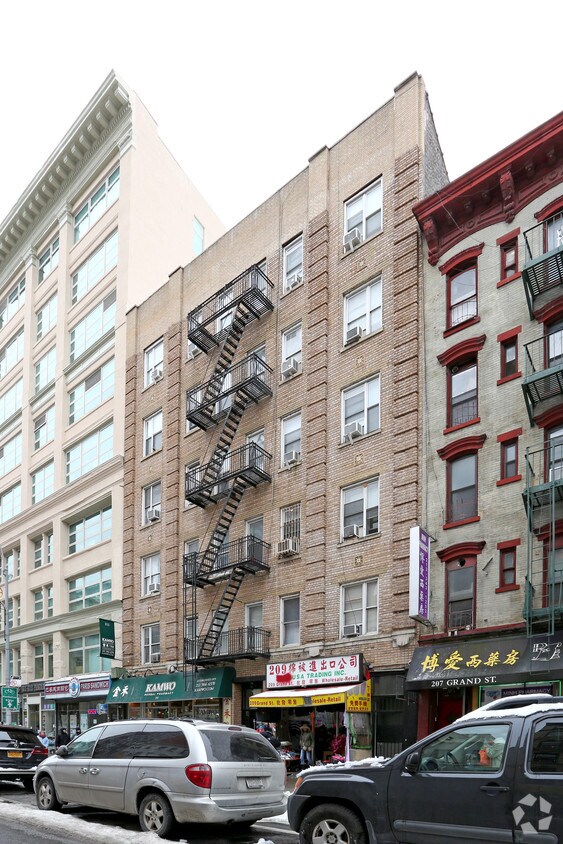 209 Grand St, New York, NY 10013 - 209 Grand St New York, NY 10013 ...