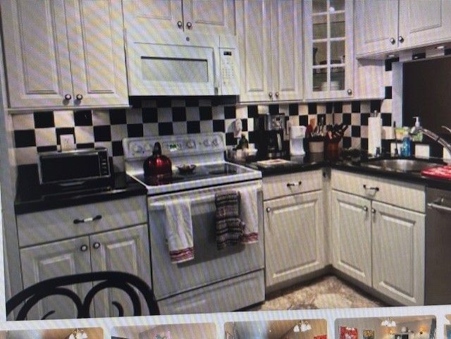 Kings Point Burgundy Apartments for Rent with Extra Storage - Delray ...