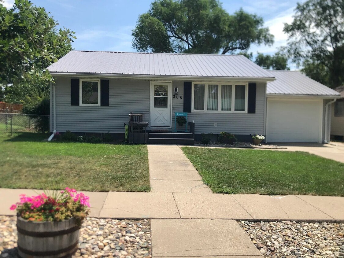 208 N Tyler Ave, Pierre, SD 57501 - House Rental in Pierre, SD ...
